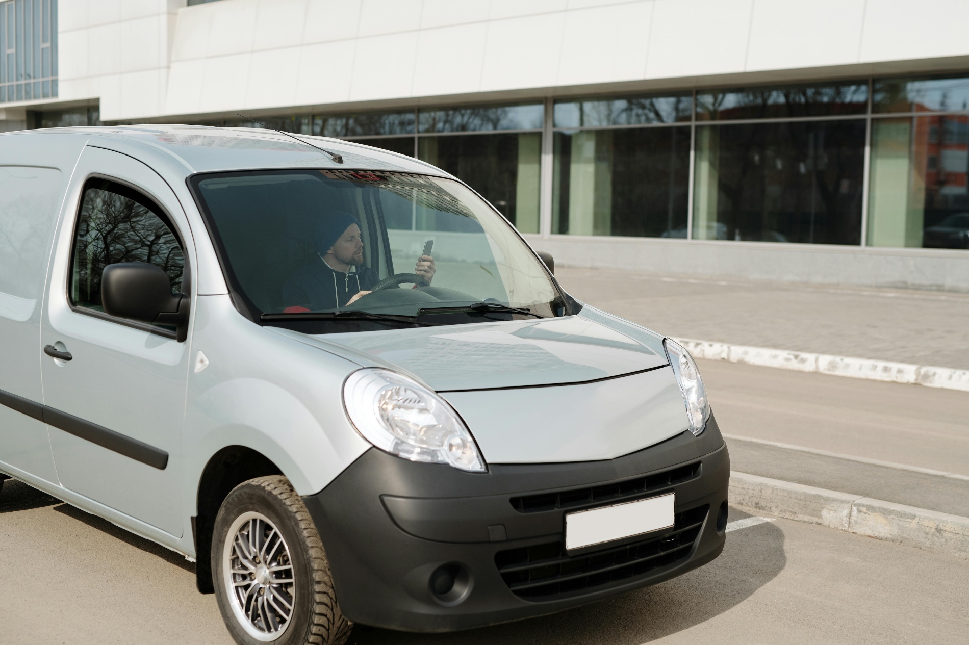 Top Vans for Small Businesses in 2024: Cost-Effective Leasing Solutions ...