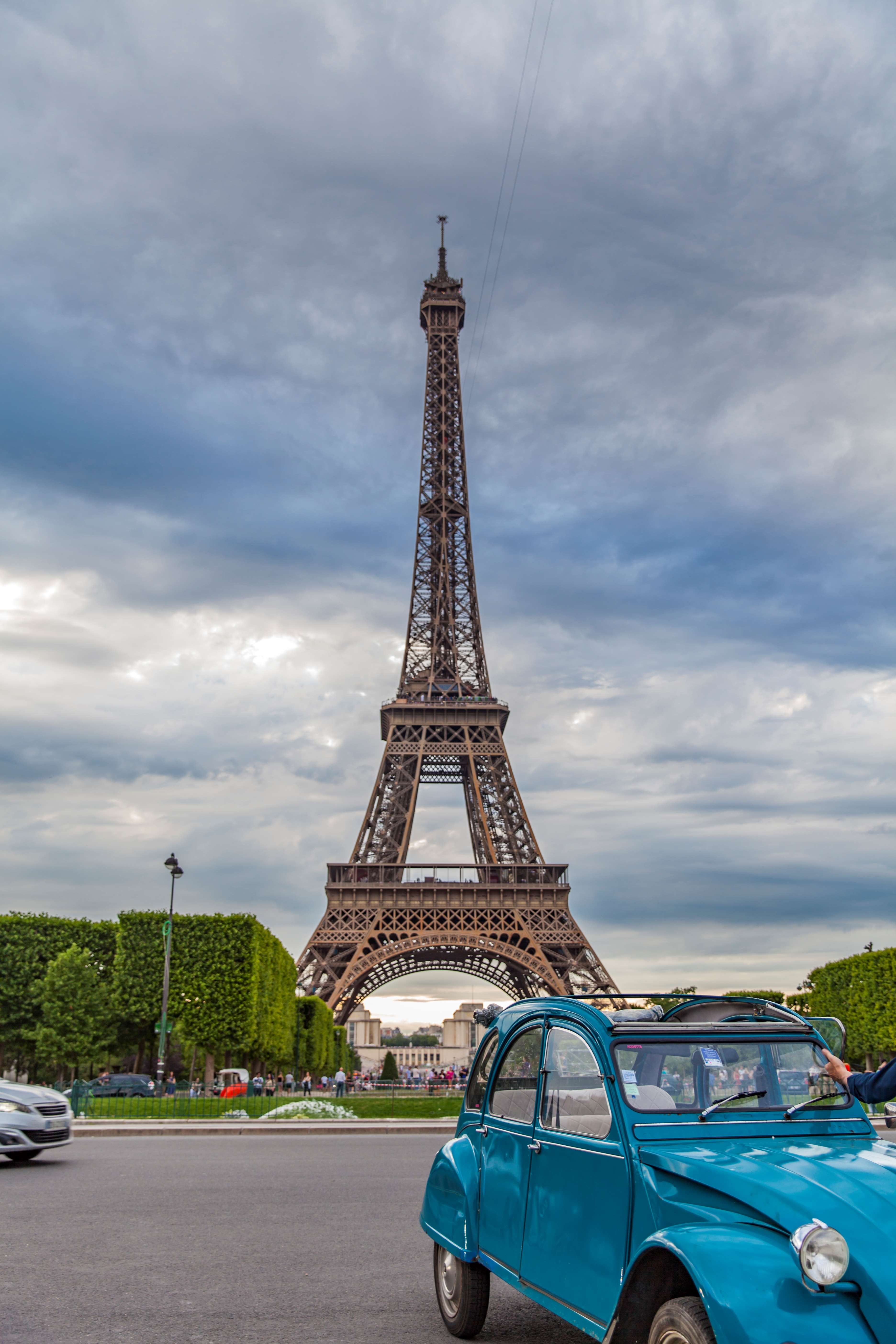 A guide to Driving in France