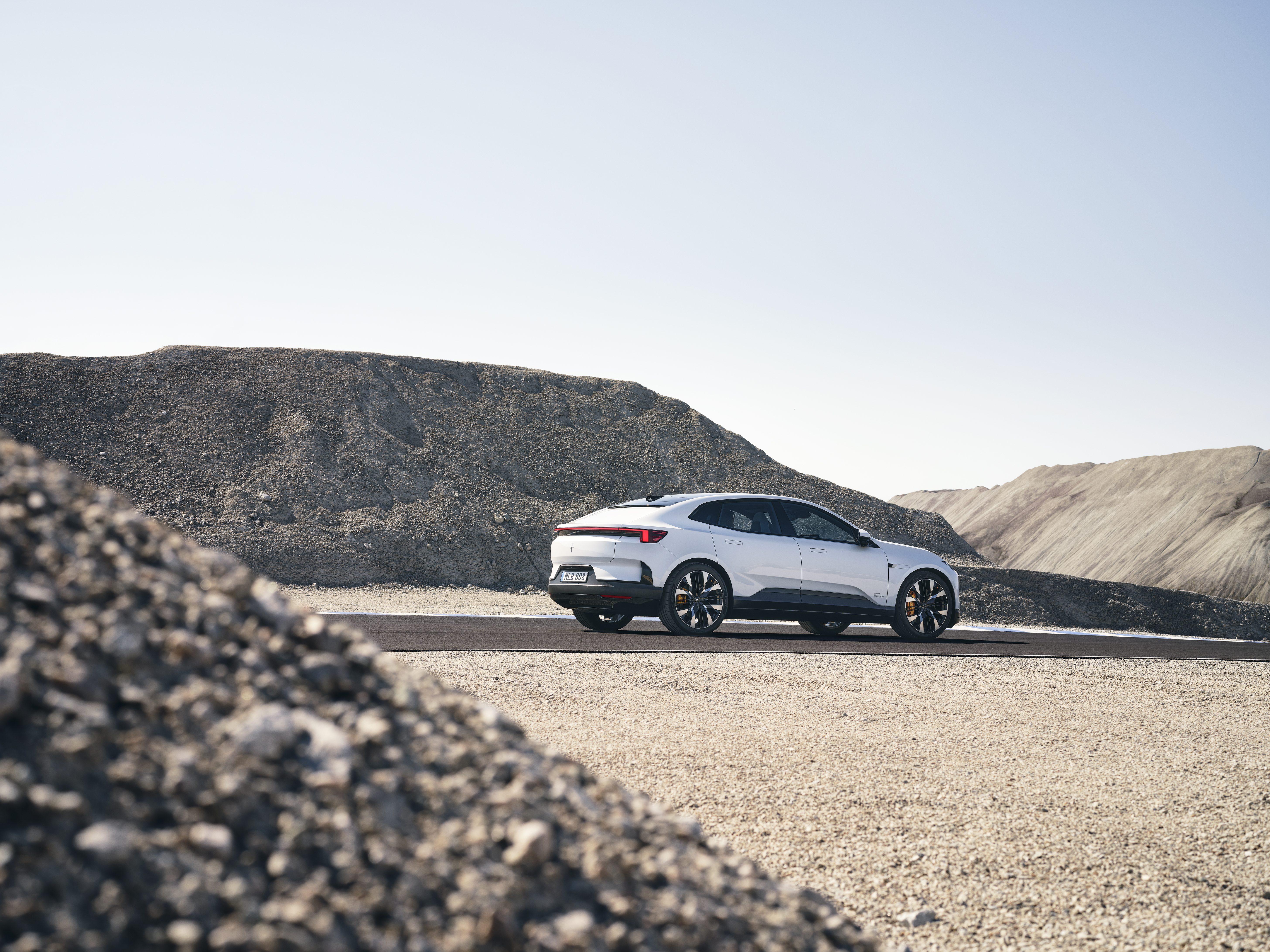 Introducing the Revolutionary Polestar 4: The first car without a rear ...